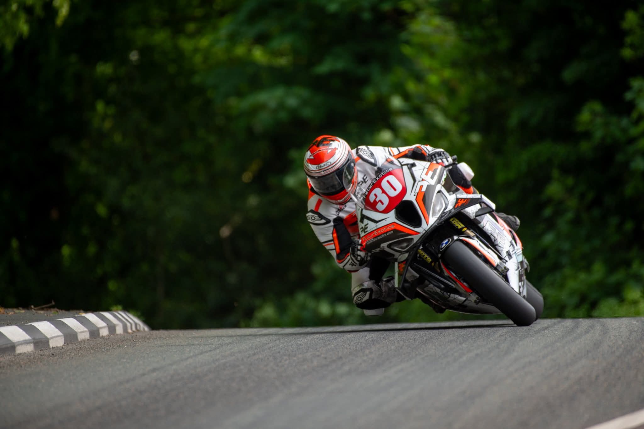 SA’s only Isle of Man TT Racer, AJ Venter deliver SA’s strongest showing yet – FuturExotics